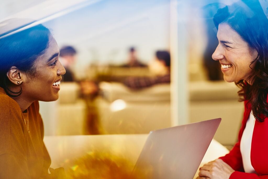 czym jest people review i jakie korzyści przynosi organizacji?